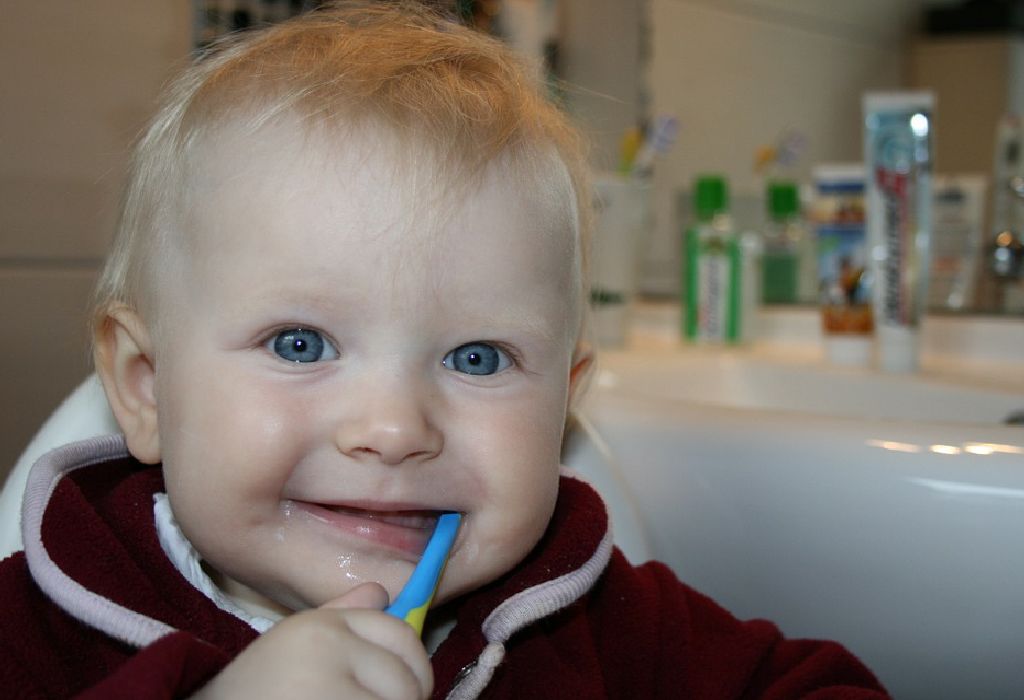 ᐅ Comment brosser les dents de l'enfant d'âge préscolaire?