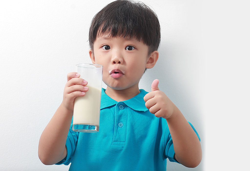ᐅ Des moyens simples et efficaces pour faire boire du lait aux enfants